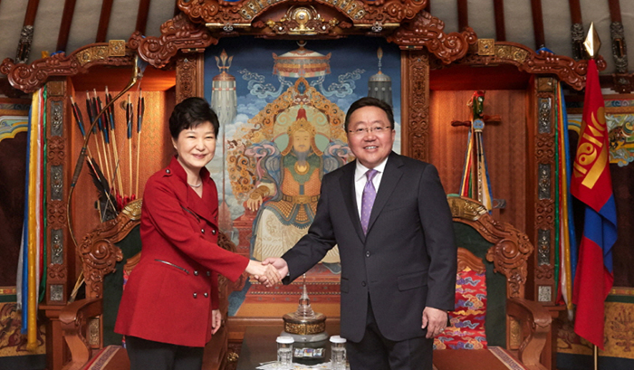 الرئيسة تؤكد أهمية التعاون الدولي في مجالي التجارة الحرة وكوريا ...